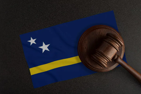 Rechter Curaçao veroordeelt Ennia-eigenaar tot terugbetaling half ...