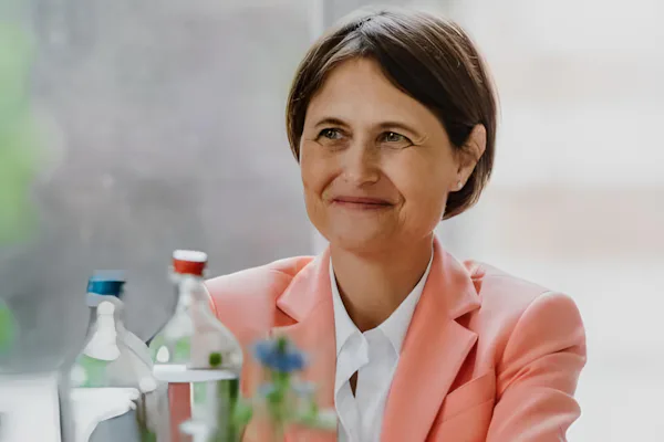 Liesbeth Sinke volgt Ferdinand Veenman op als ceo Blauwtrust Groep